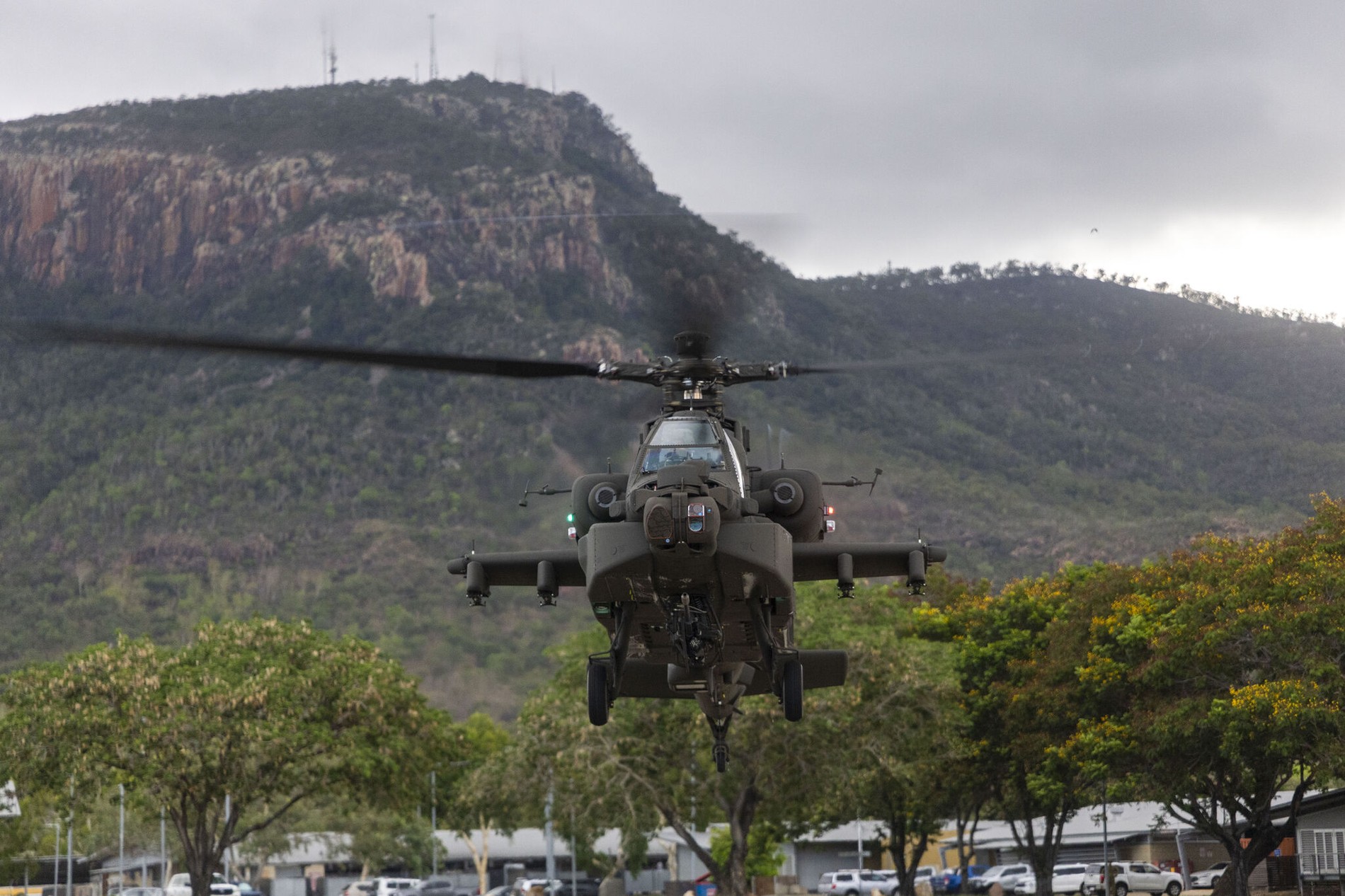Australia Begins AH-64E Apache Flying Operations in Townsville, Marking ...